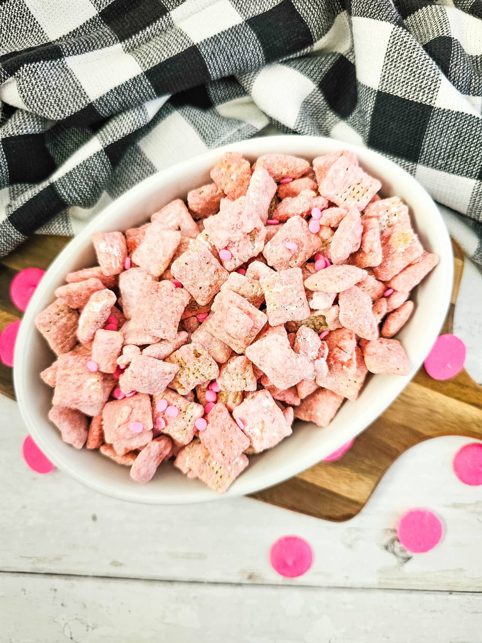 Pink Puppy Chow Snack Mix - Bite-Sized Bash