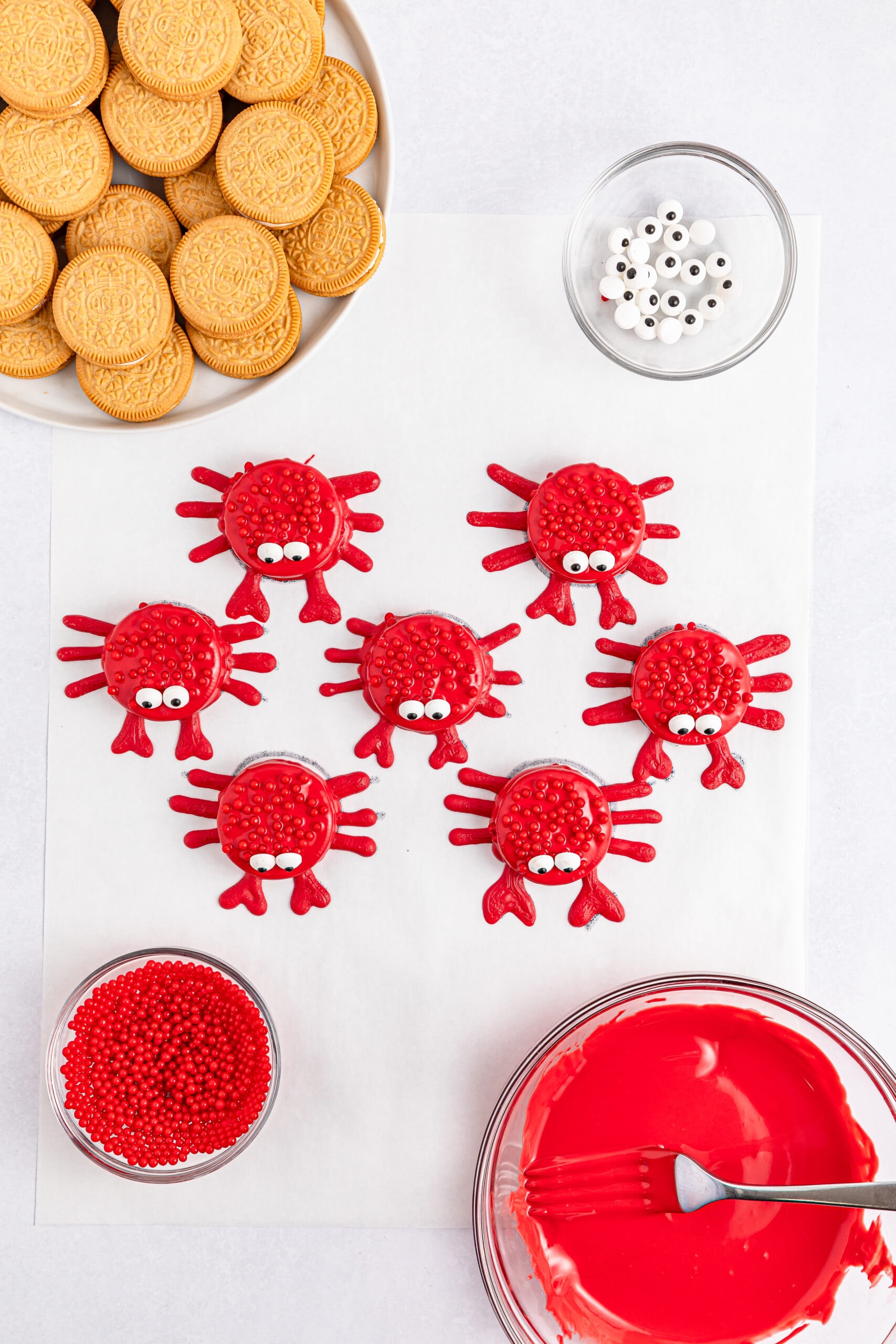 Cute Oreo Crab Cookies - Bite-Sized Bash