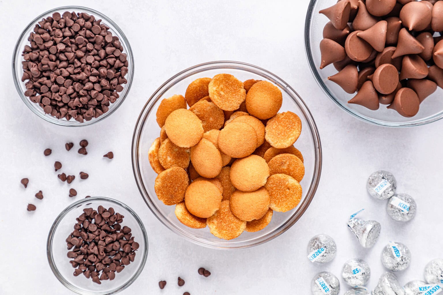 The Cutest Chocolate Kiss Acorns - Bite-Sized Bash