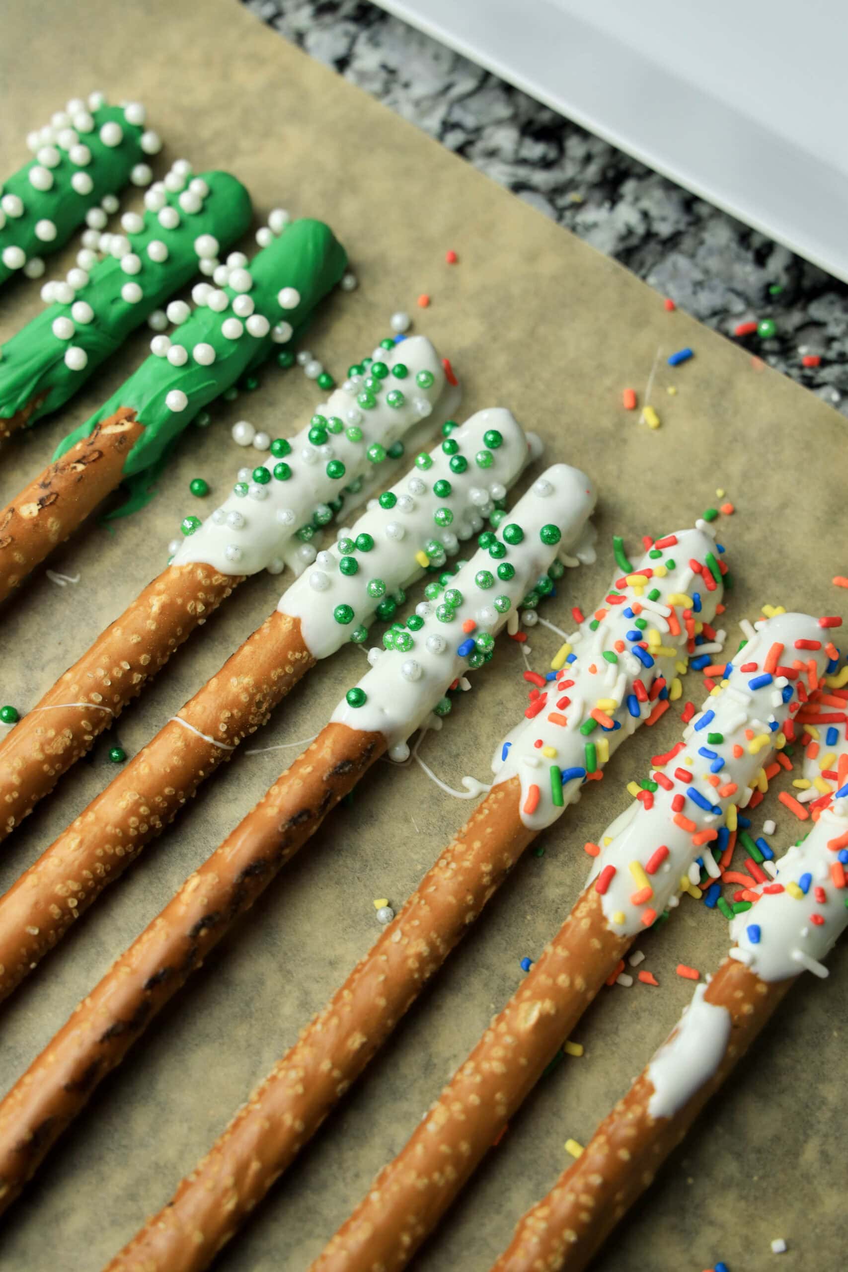 St. Patrick's Day Pretzel Rods - Bite-Sized Bash