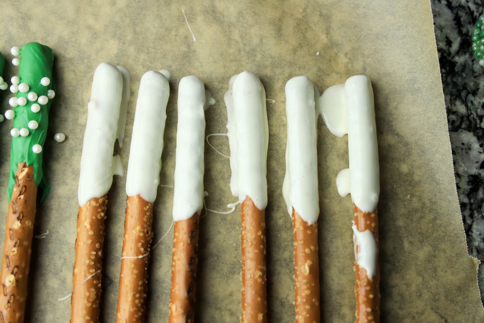 St. Patrick's Day Pretzel Rods - Bite-Sized Bash