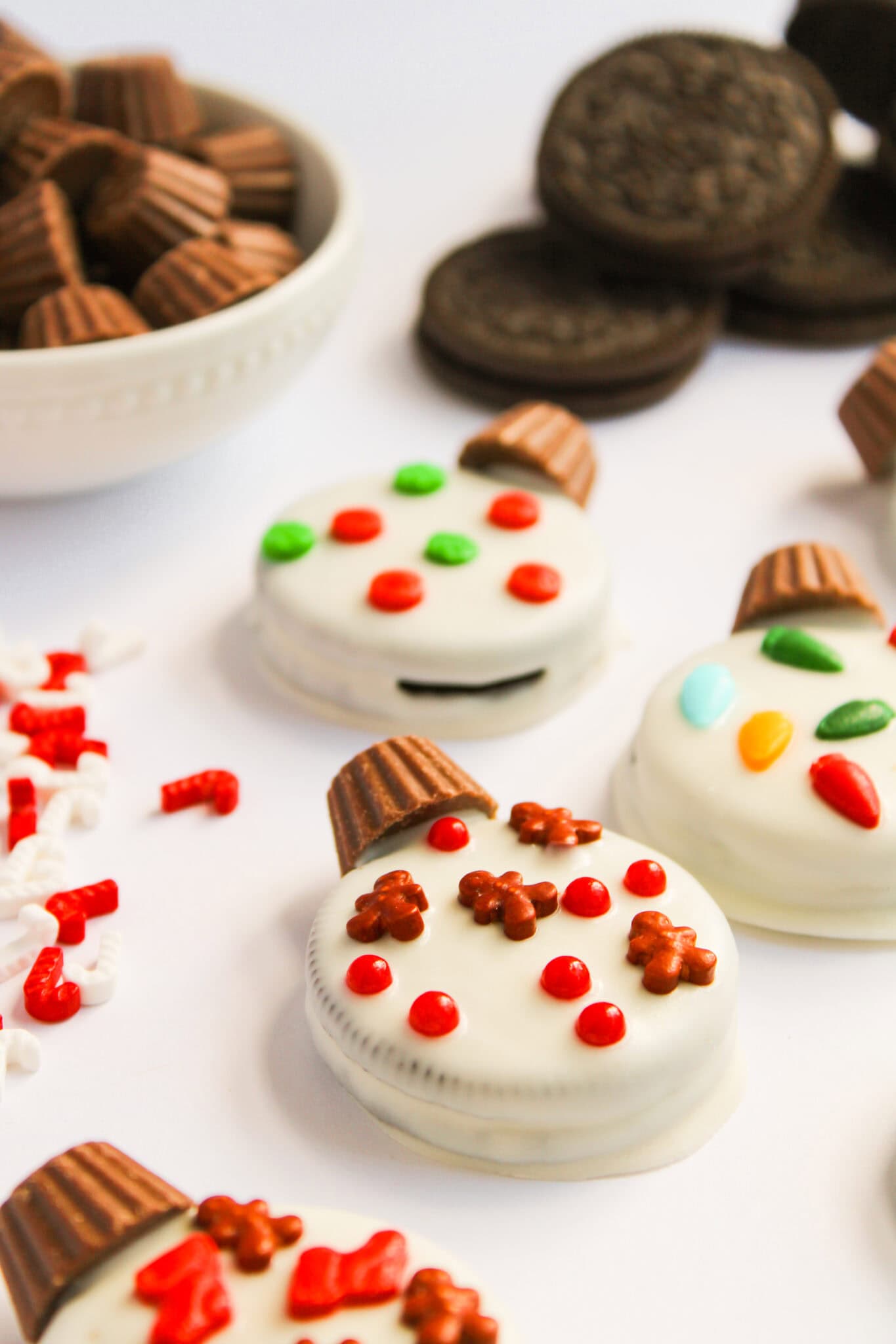 Christmas Ornament Oreos - Bite-Sized Bash