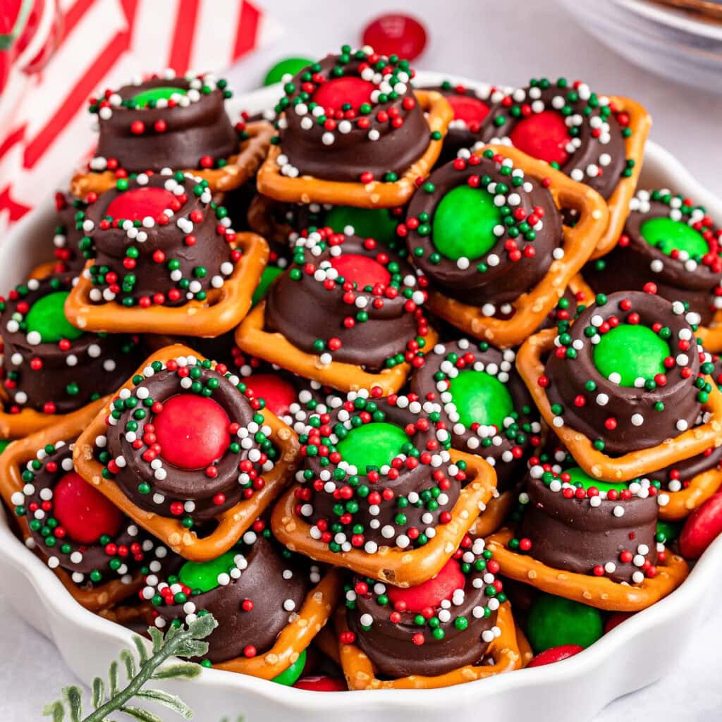 10+ Festive Christmas Pretzel Recipes - Bite-Sized Bash