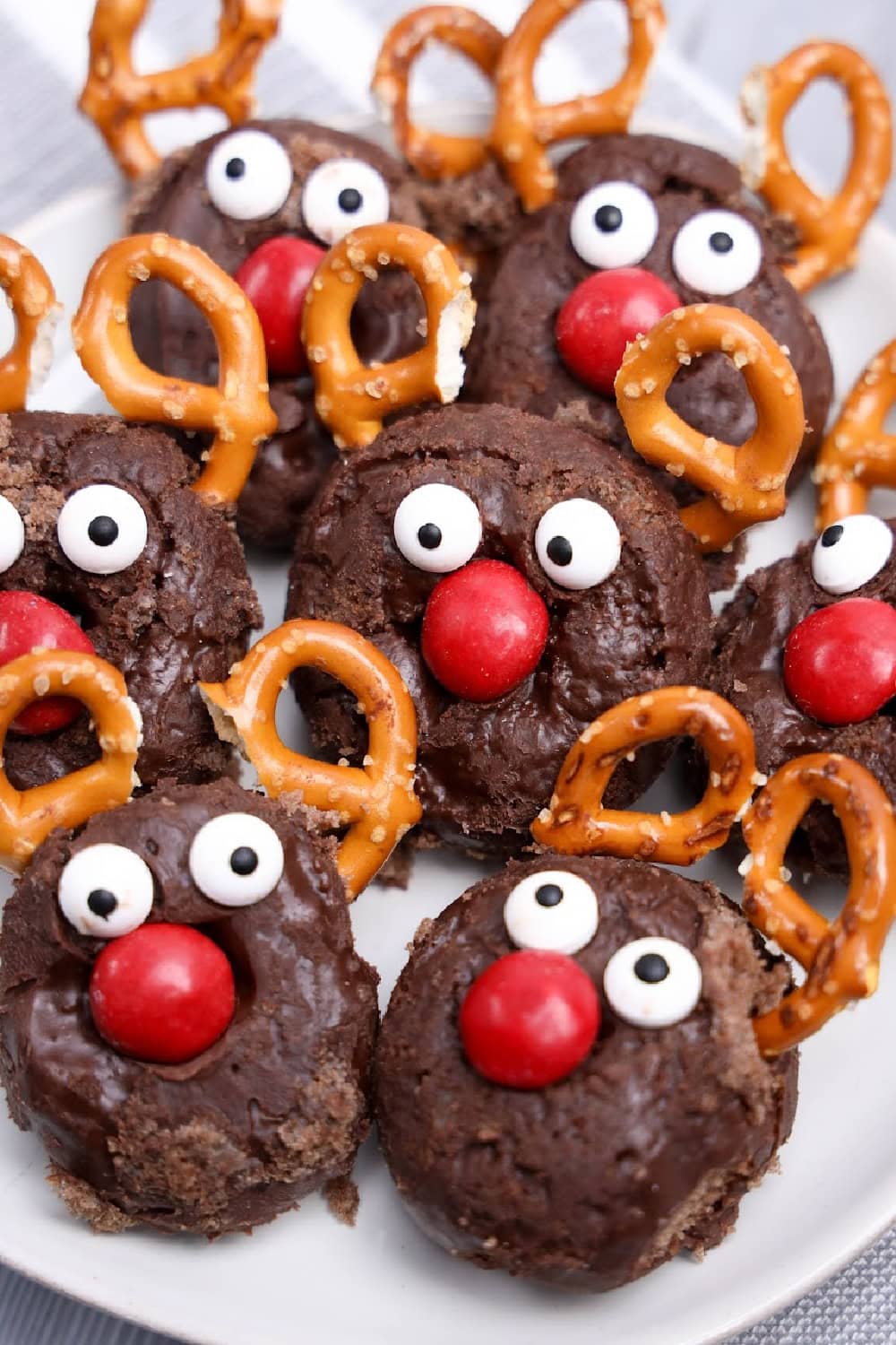 70+ Festive Christmas Treats to Sweeten Your Holiday Season - Bite ...
