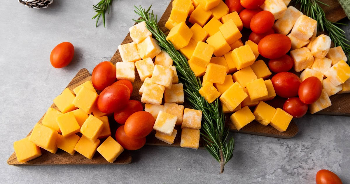 Christmas Tree Cheese Platter - Bite-Sized Bash