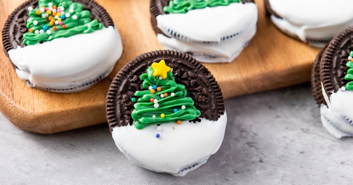 Christmas Tree Oreos - Bite-Sized Bash