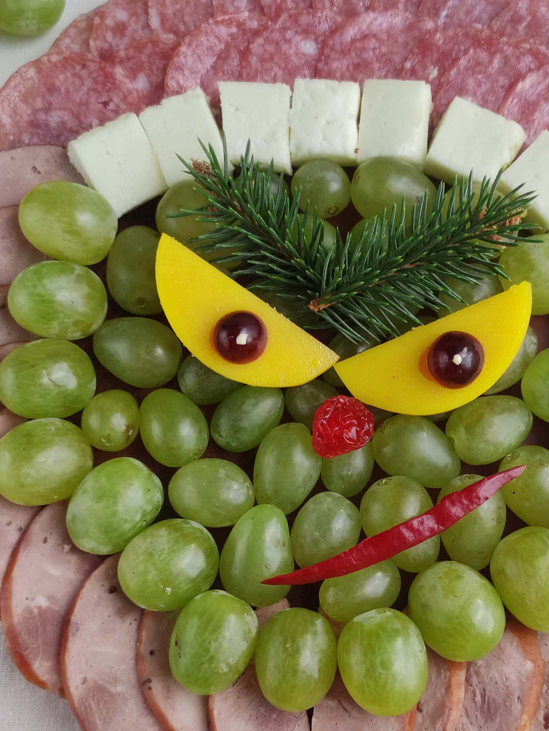 Mr.Grinch Charcuterie Board - Bite-Sized Bash
