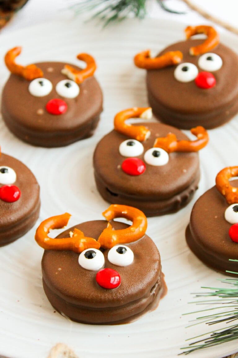 10+ Cute Christmas Oreo Recipes to Try This Season! - Bite-Sized Bash
