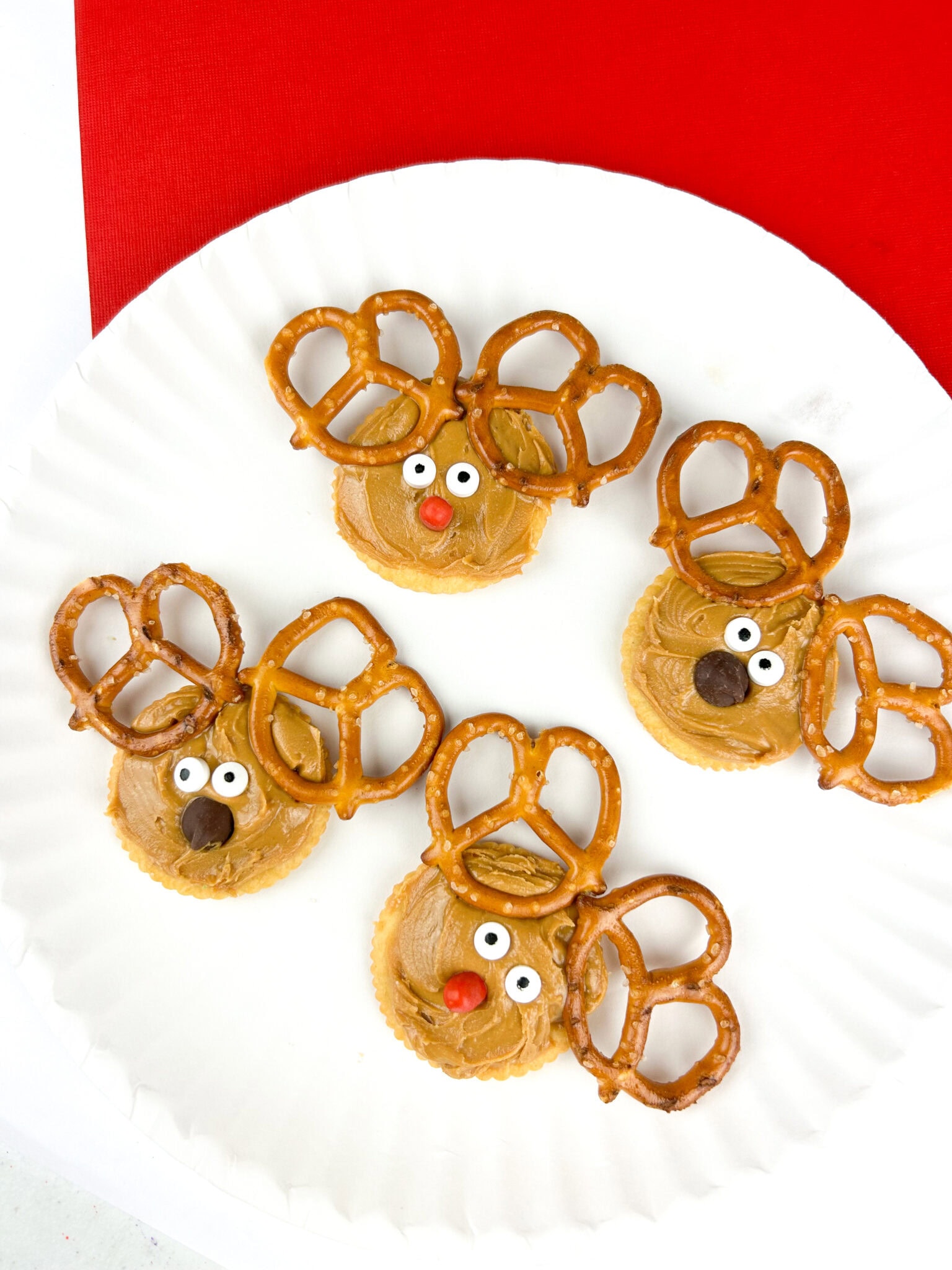 Ritz Reindeer Snack: A Joyful Treat for All Ages - Bite-Sized Bash