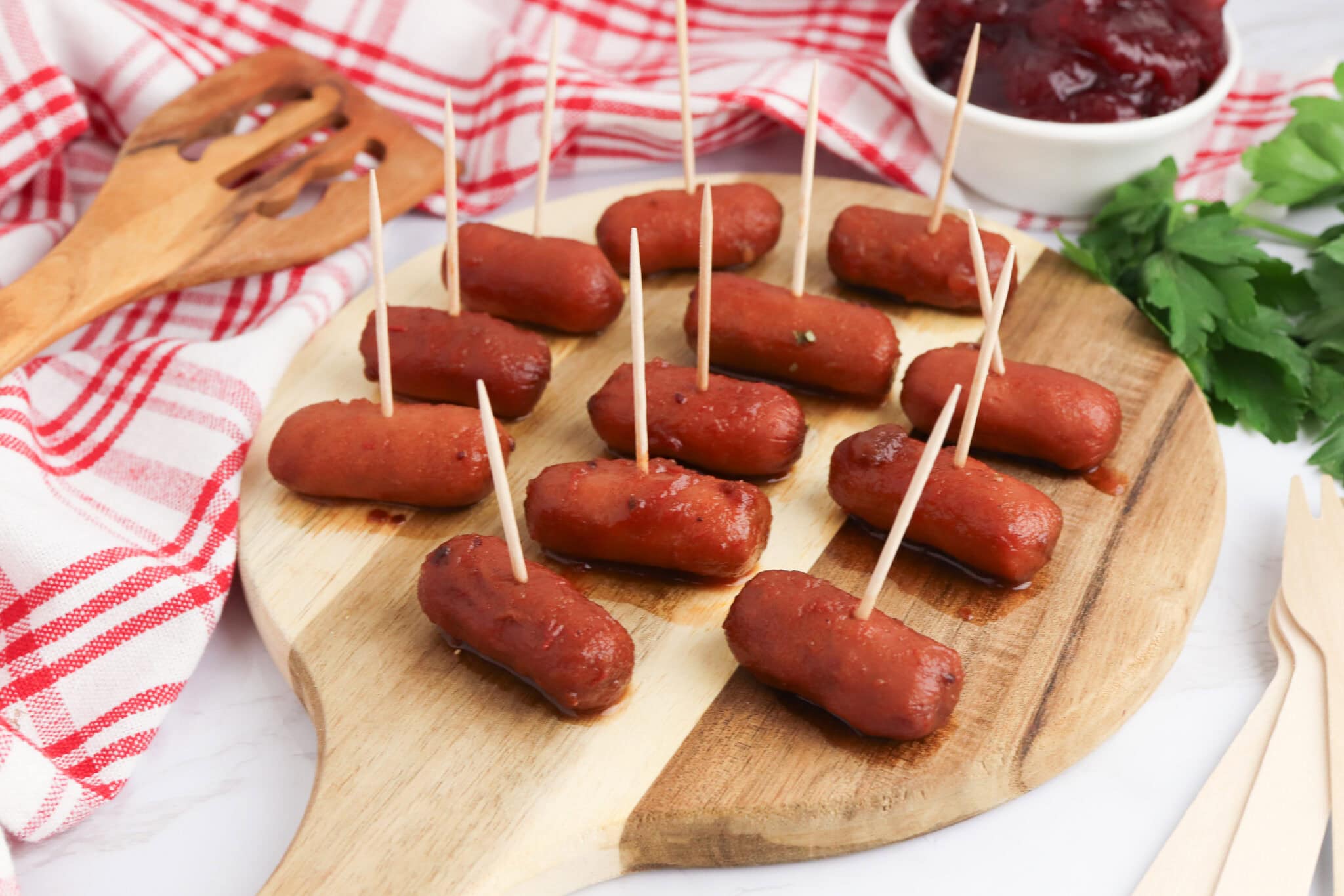 Crockpot Cranberry Cocktail Sausages - Bite-Sized Bash
