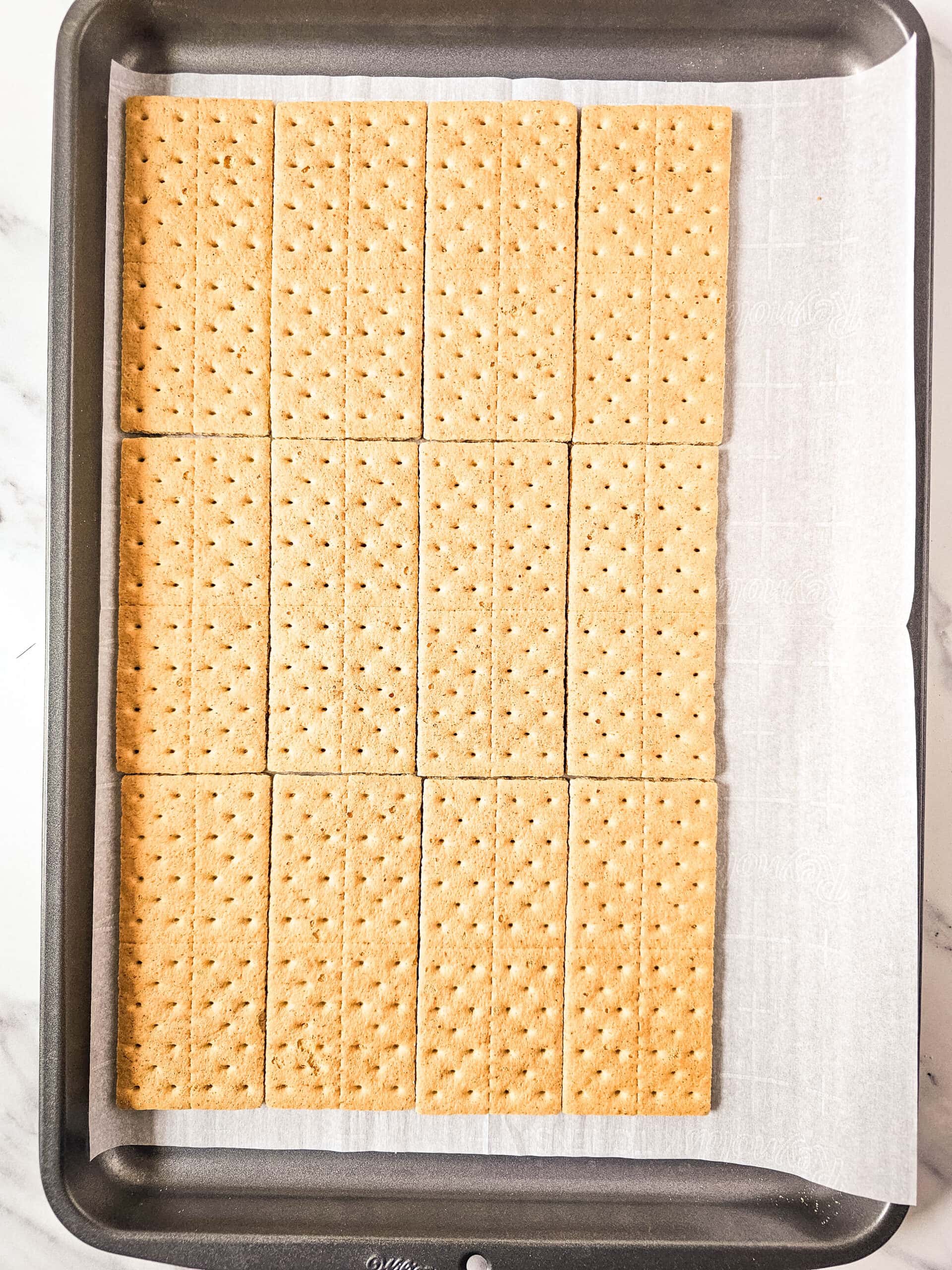 Christmas S’mores Graham Cracker Bark - Bite-Sized Bash