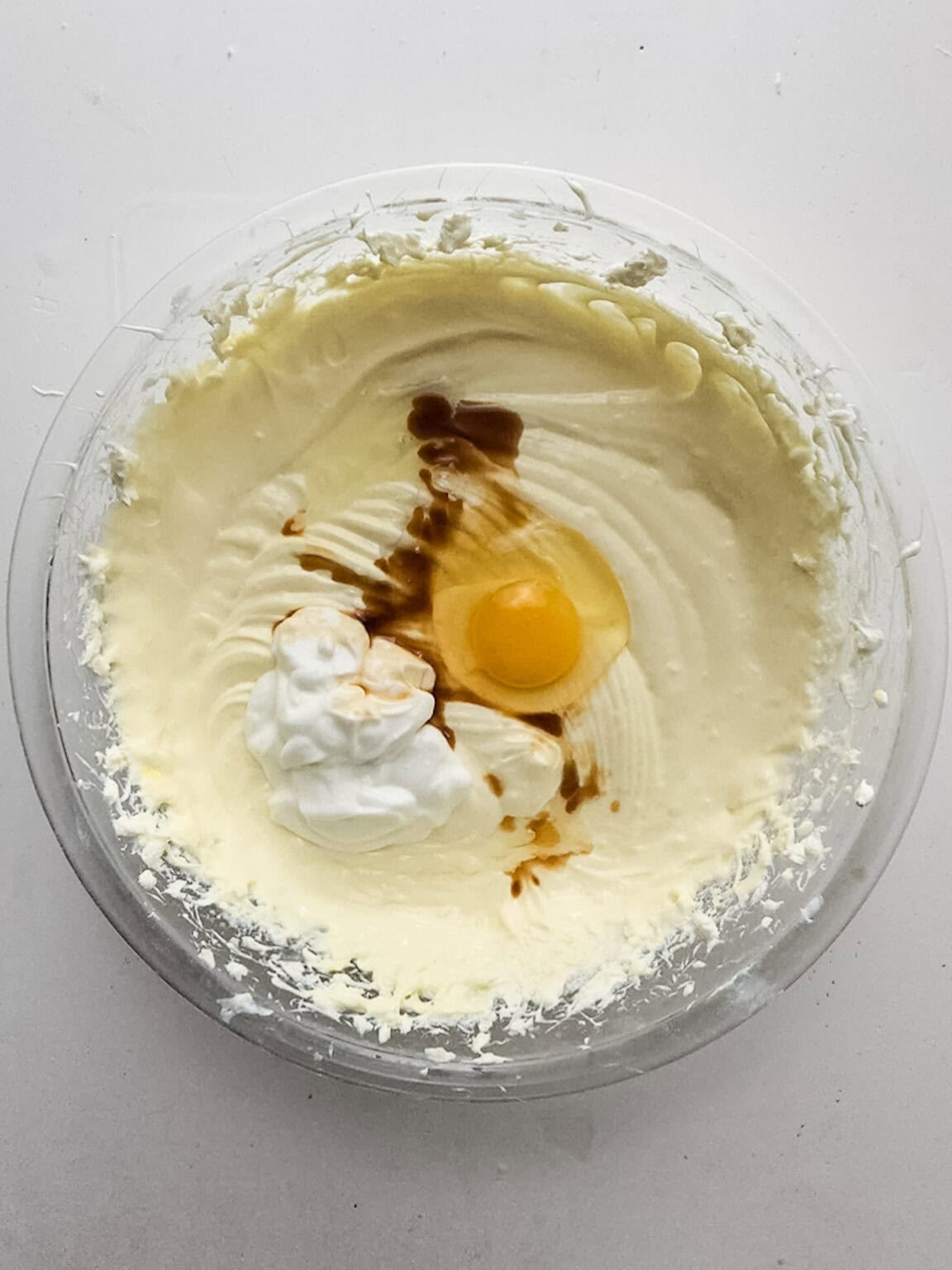 Oreo, Caramel, and Chocolate Heaven: Snickers Cheesecake Recipe - Bite ...