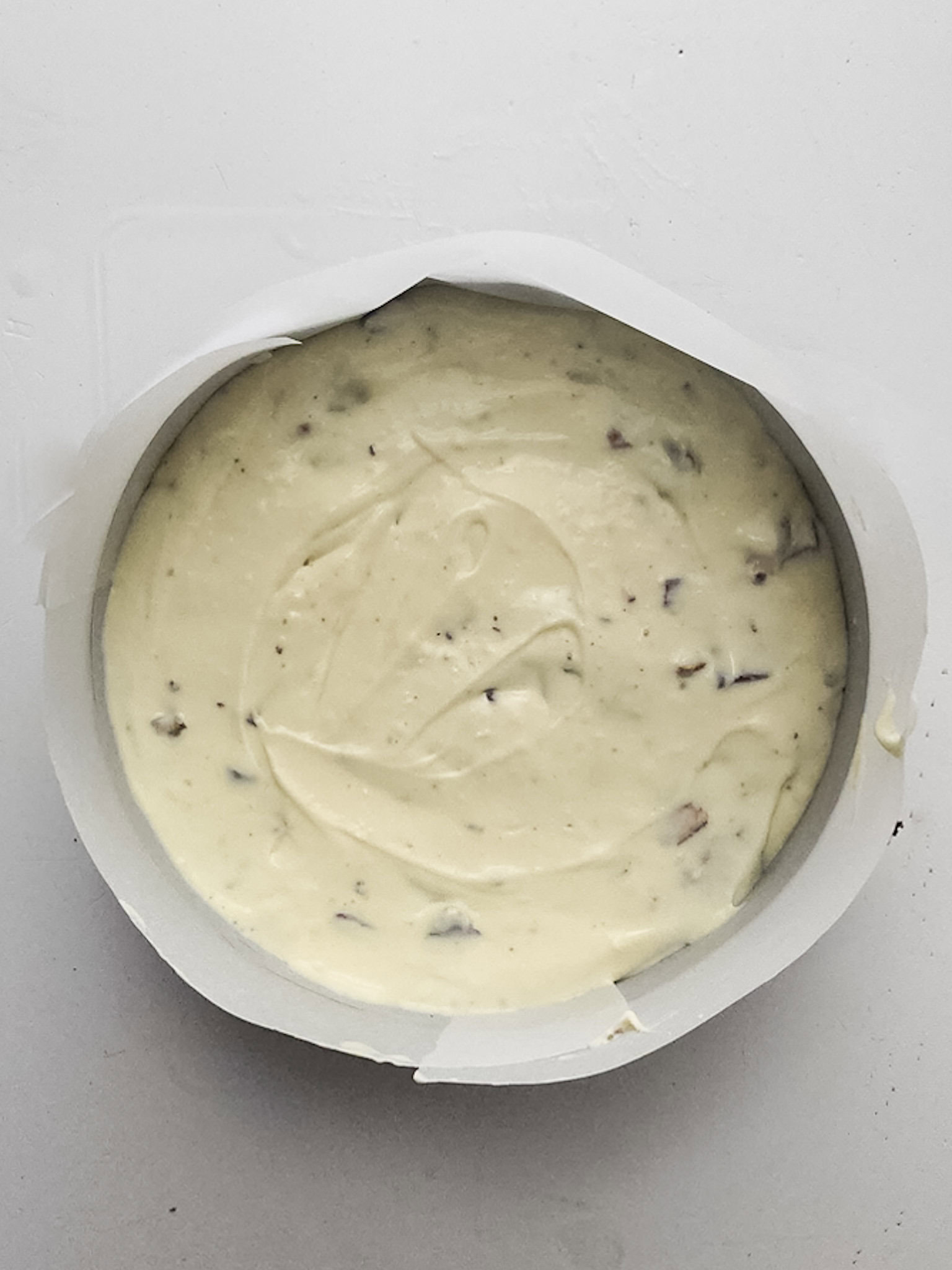 Oreo, Caramel, and Chocolate Heaven: Snickers Cheesecake Recipe - Bite ...