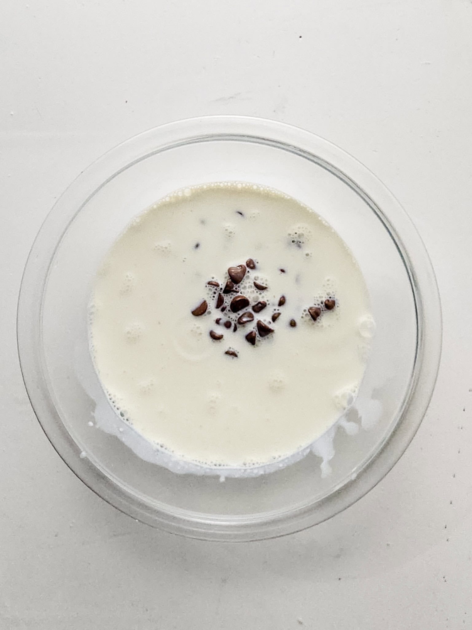 Oreo, Caramel, and Chocolate Heaven: Snickers Cheesecake Recipe - Bite-Sized Bash