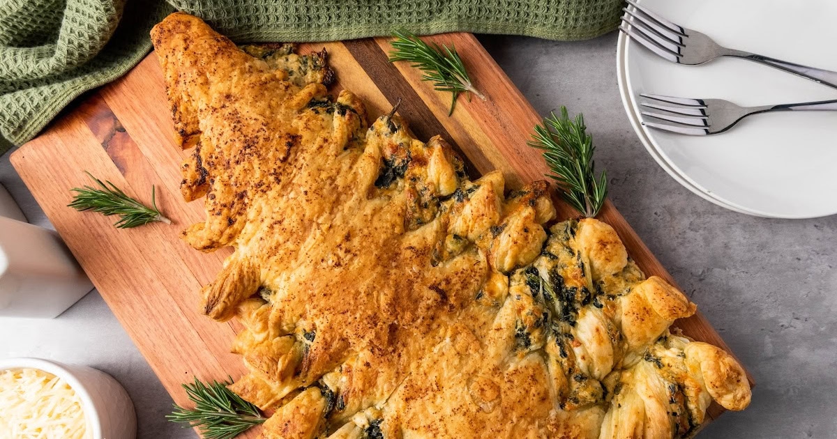 Christmas Tree Spinach Dip Puff Pastry - Bite-Sized Bash