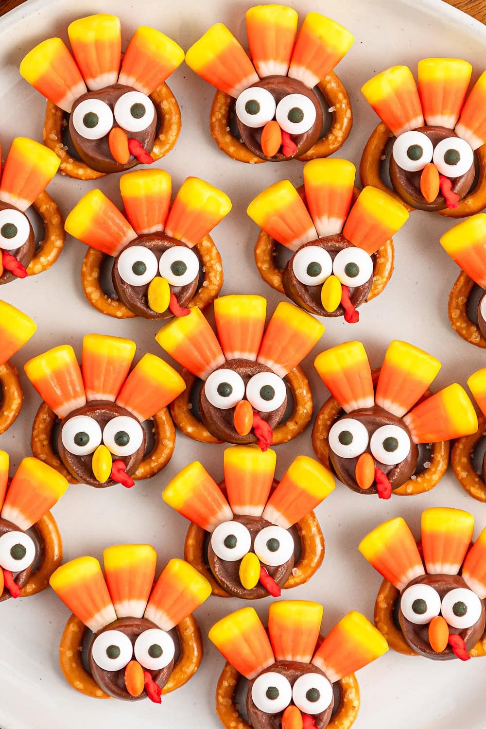 Cute Turkey-Themed Snacks for Thanksgiving - Bite-Sized Bash