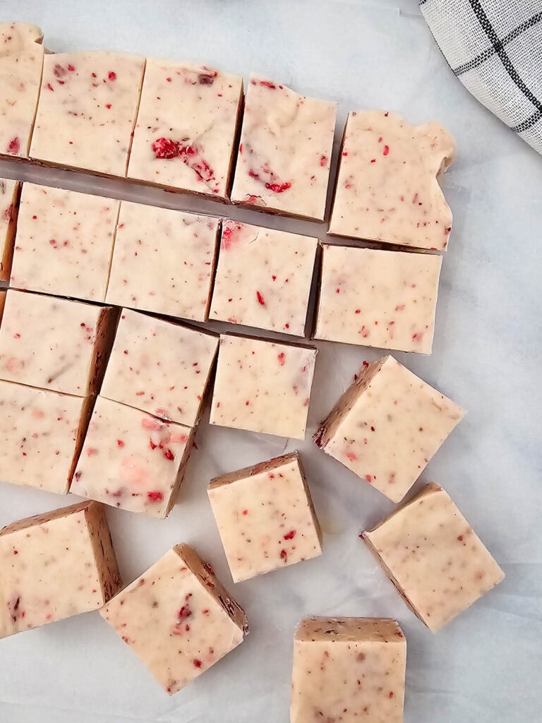 No-Bake Strawberry Fudge Squares - Bite-Sized Bash